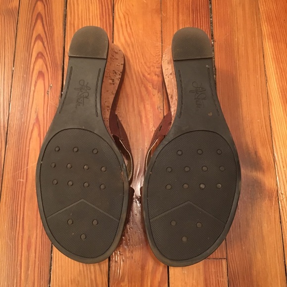 Life Stride | Shoes | Life Strides Wedge Sandal | Poshmark